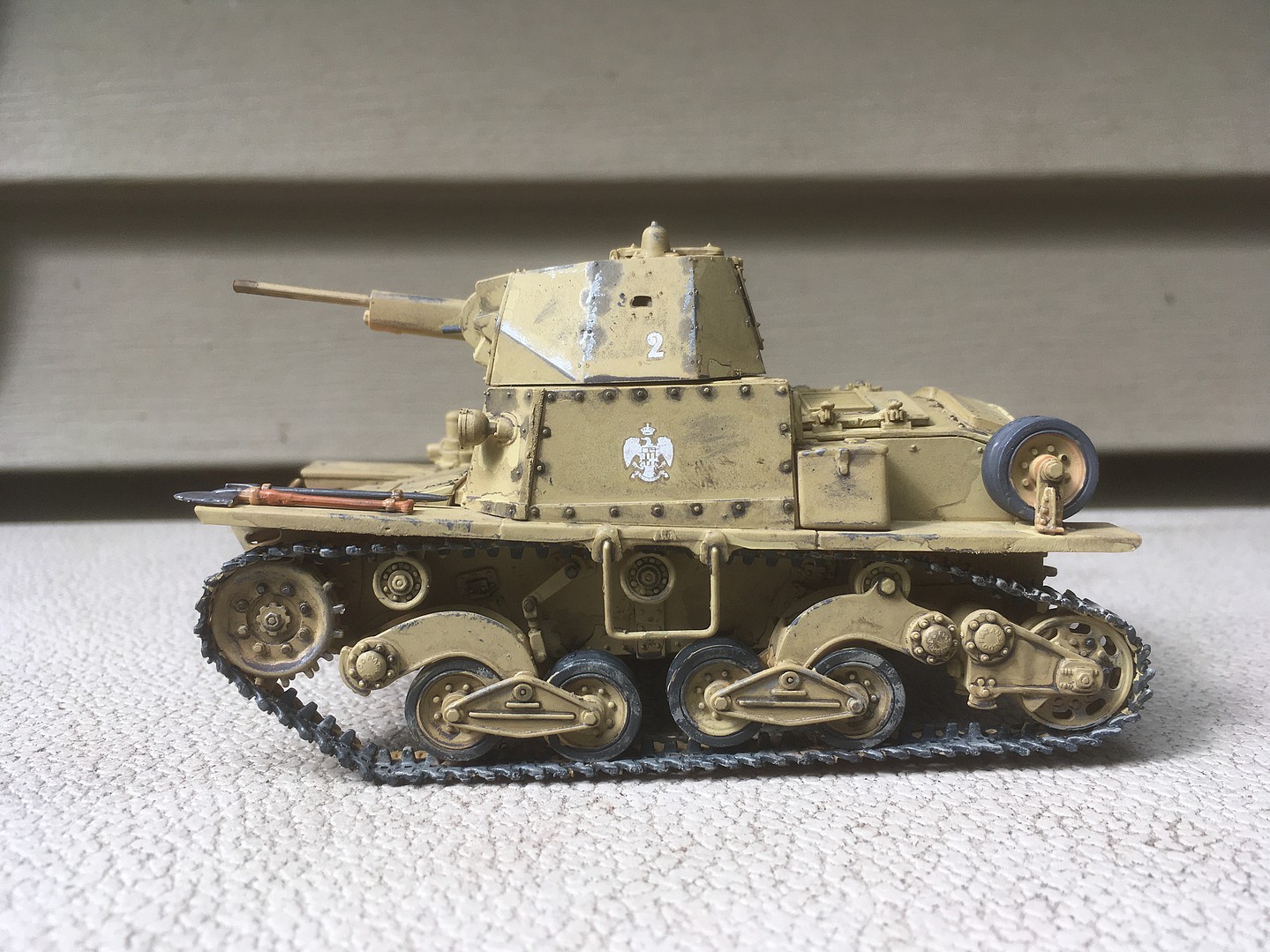 Italian Light Tank L6/40 (Italeri) -- Plastic Model Military Vehicle ...