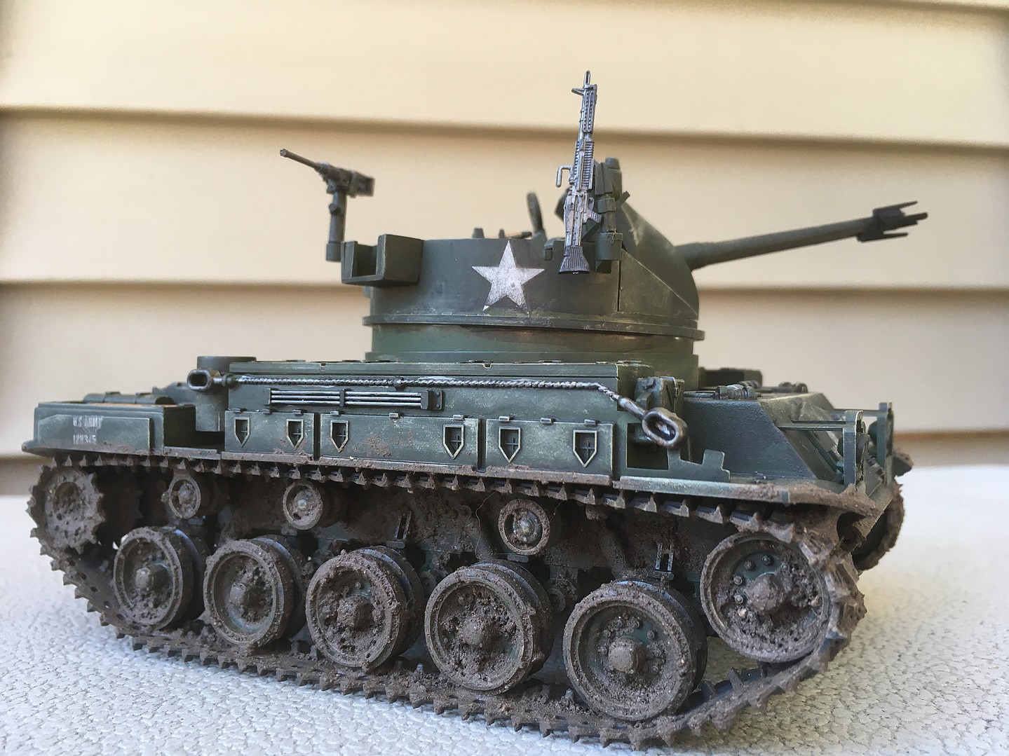 US Gun M42 Duster -- Plastic Model Tank Kit -- 1/35 Scale -- #35161 ...