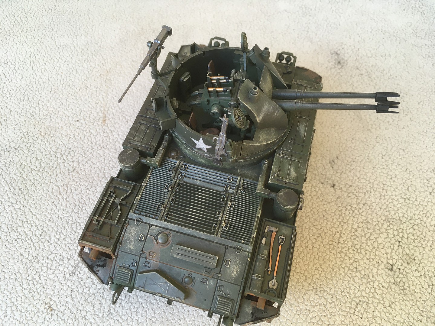 US Gun M42 Duster -- Plastic Model Tank Kit -- 1/35 Scale -- #35161 ...