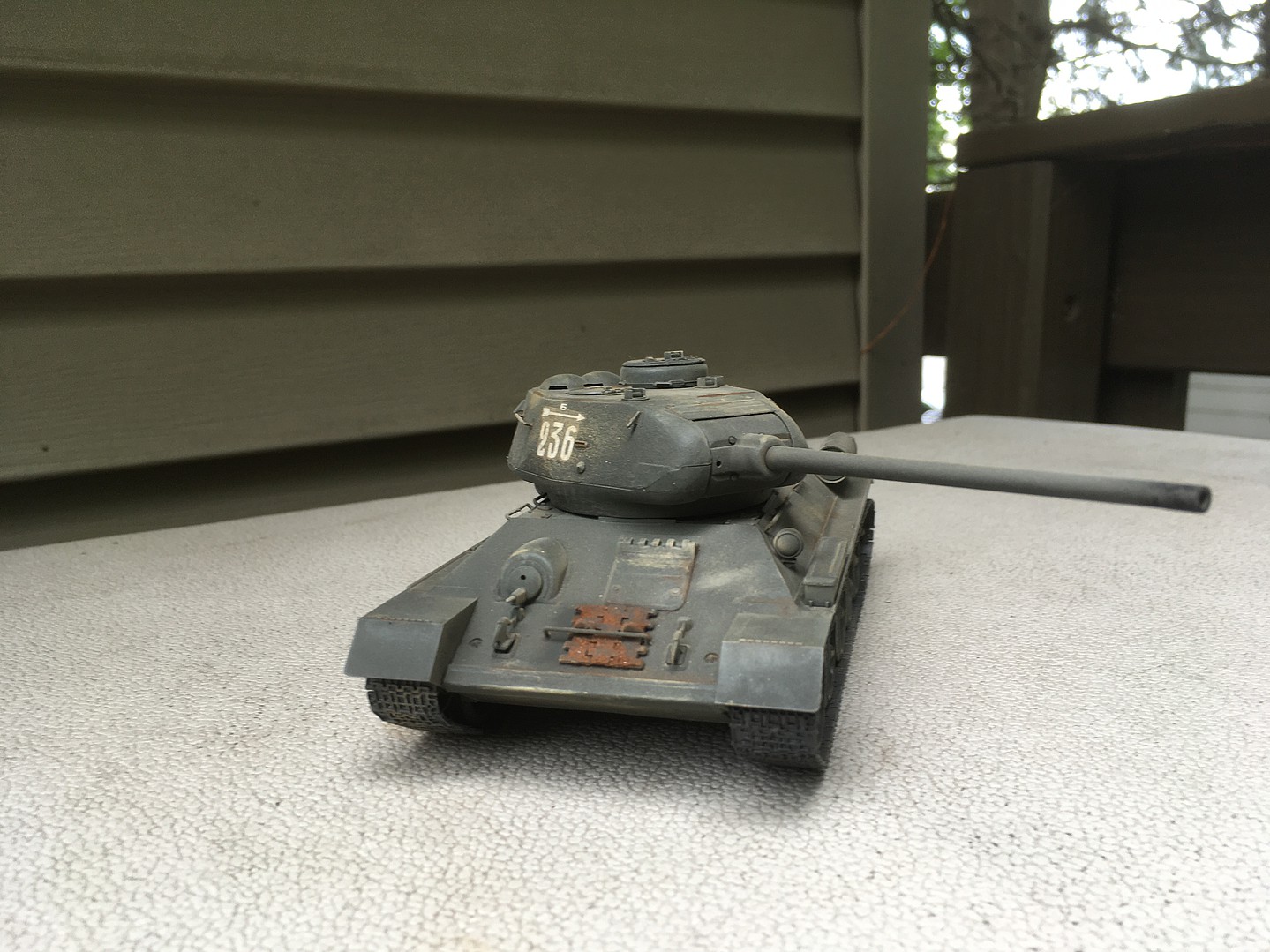 Russian T34/85 Med Tank -- Plastic Model Military Vehicle Kit -- 1/35 ...