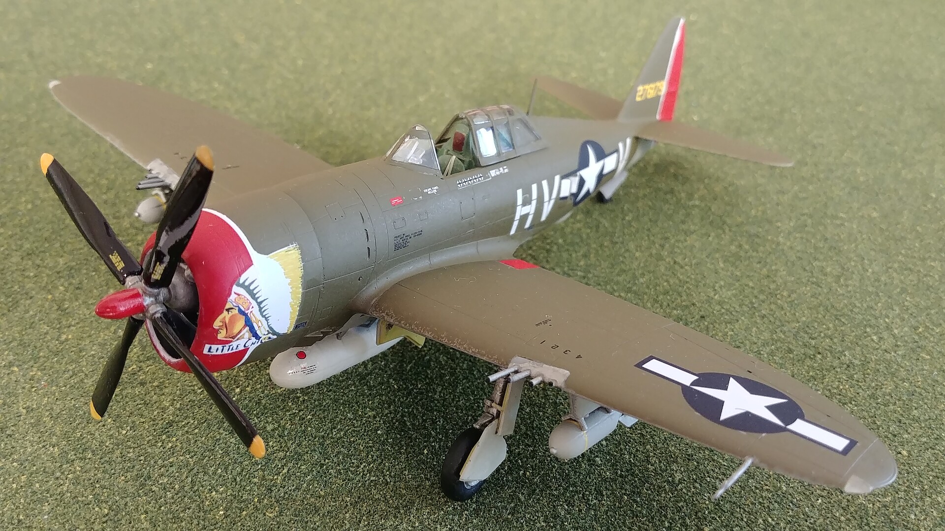 P-47D Thunderbolt Razorback -- Plastic Model Airplane Kit -- 1/72 Scale ...