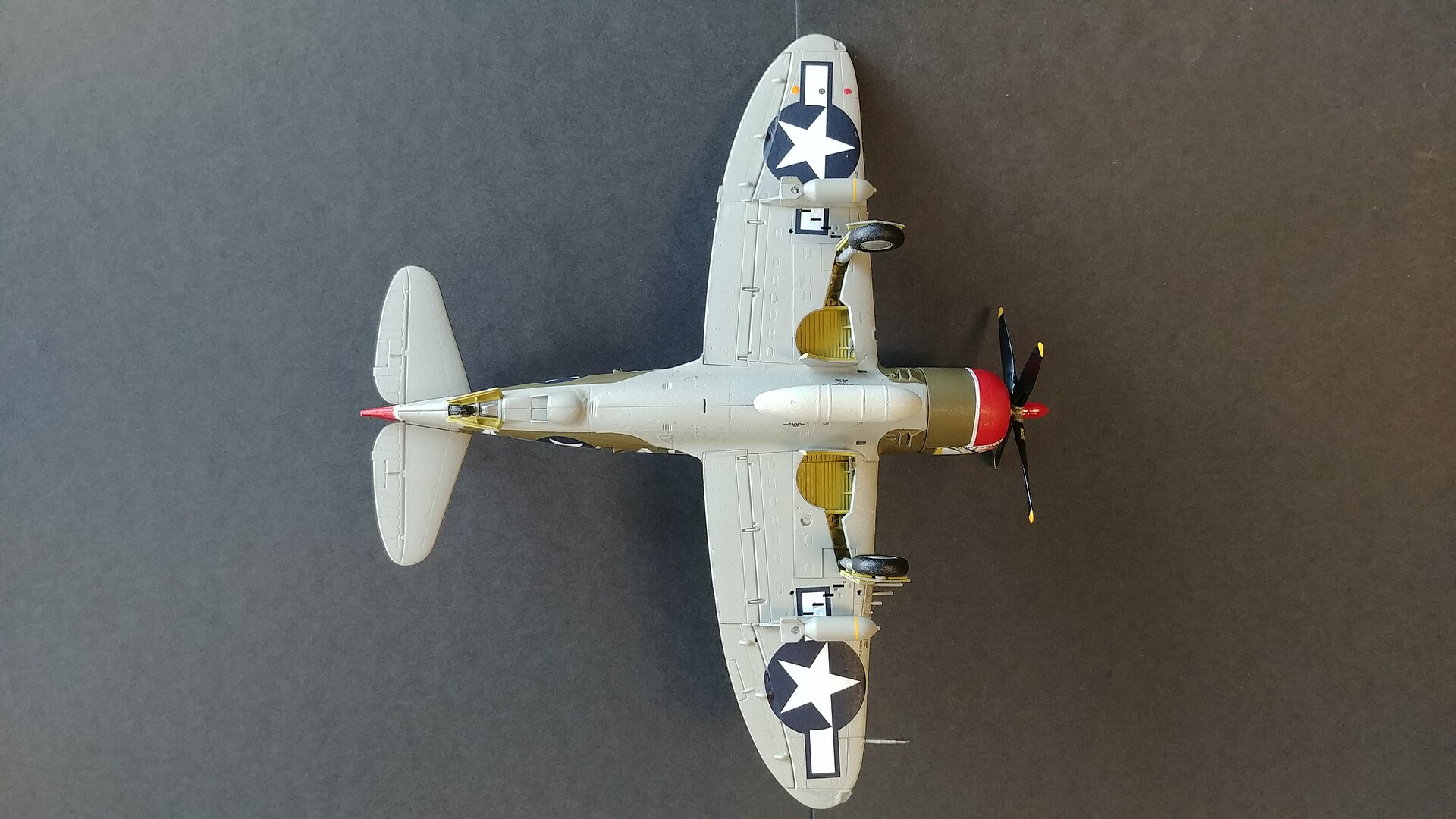 P-47D Thunderbolt Razorback -- Plastic Model Airplane Kit -- 1/72 Scale ...
