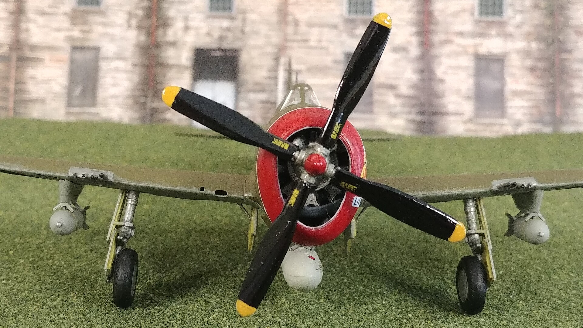 P-47D Thunderbolt Razorback -- Plastic Model Airplane Kit -- 1/72 Scale ...