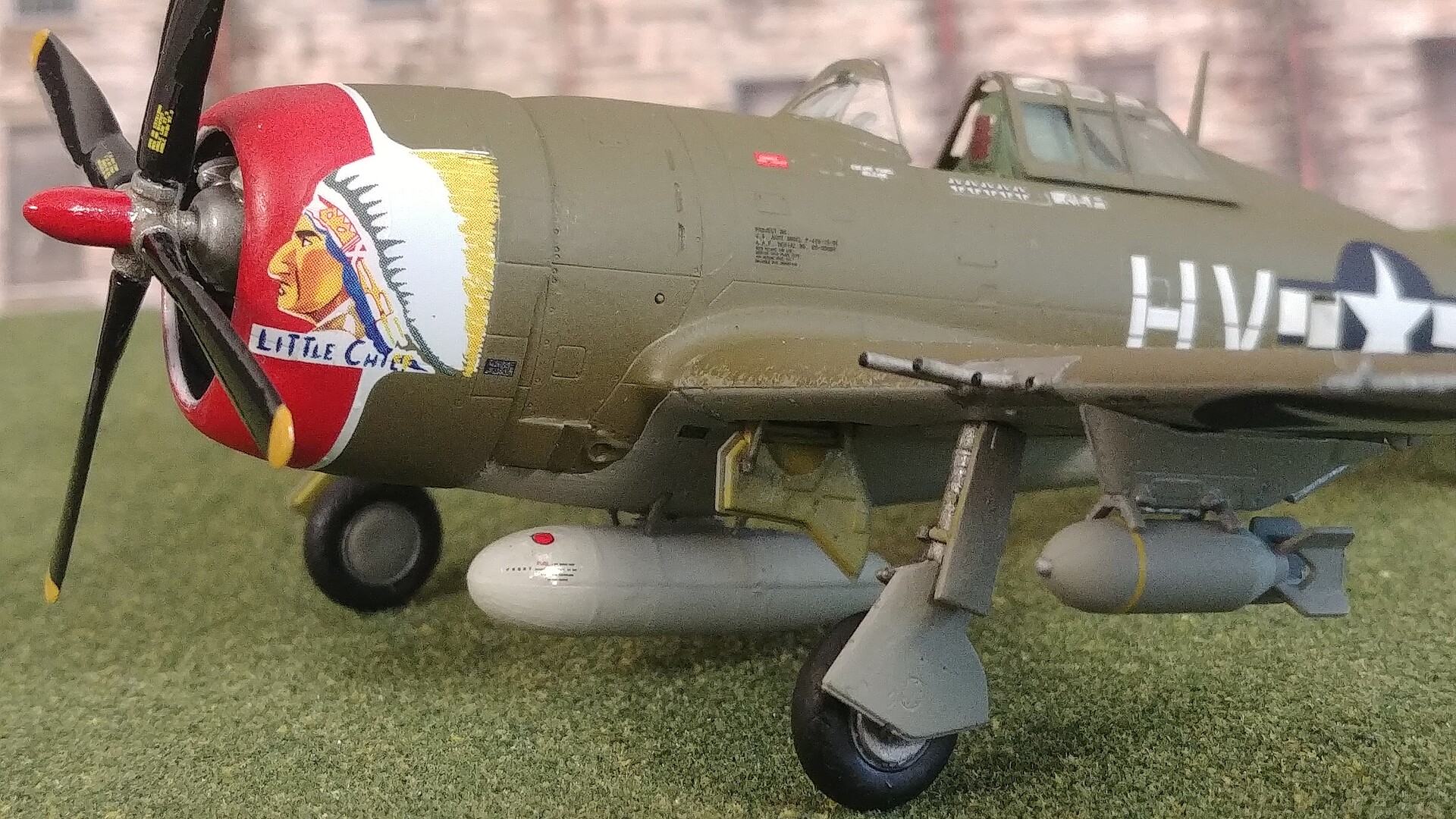 P-47D Thunderbolt Razorback -- Plastic Model Airplane Kit -- 1/72 Scale ...