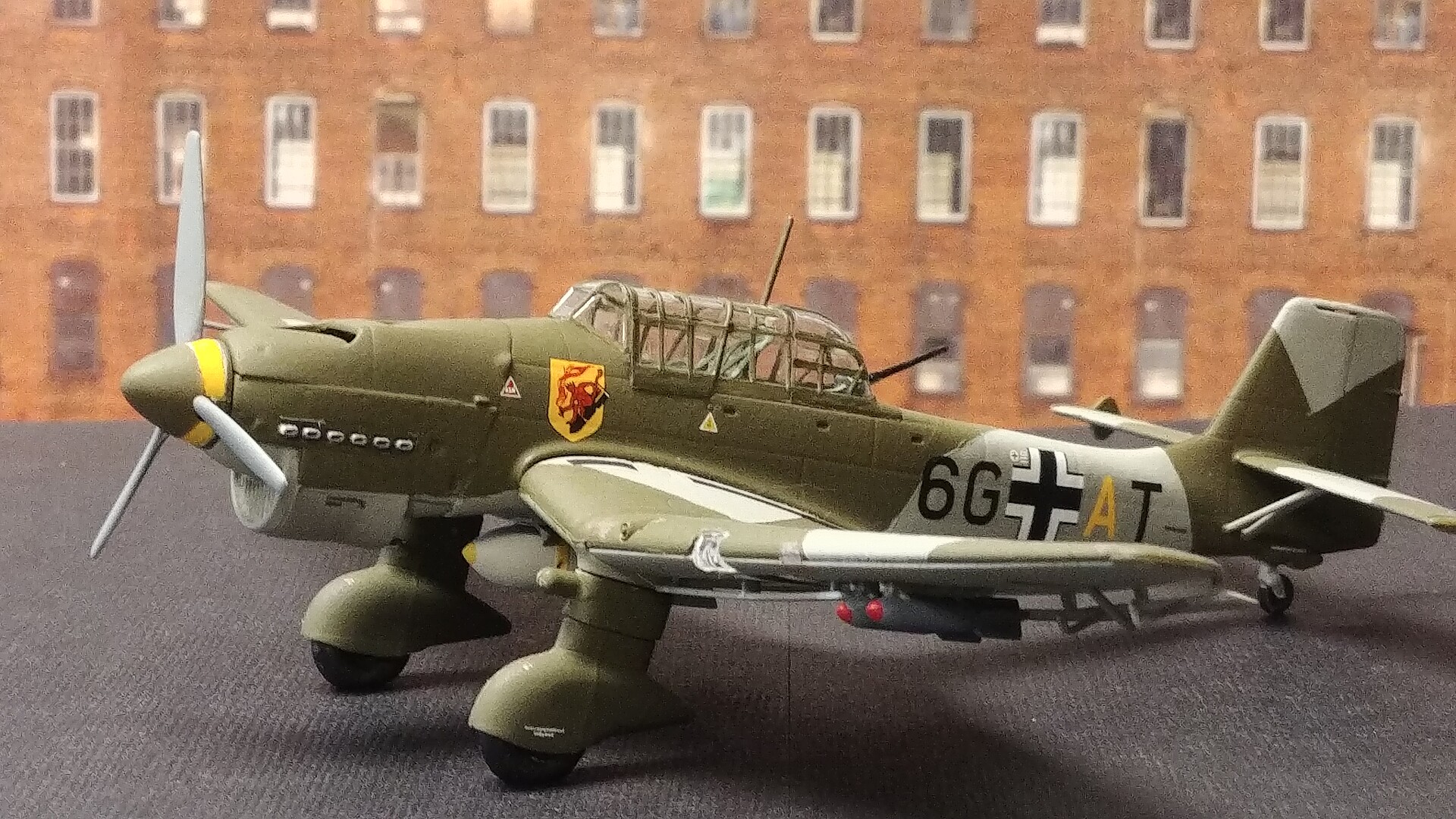 Junkers Ju87B1 Stuka Fighter -- Plastic Model Airplane Kit -- 1/72 ...