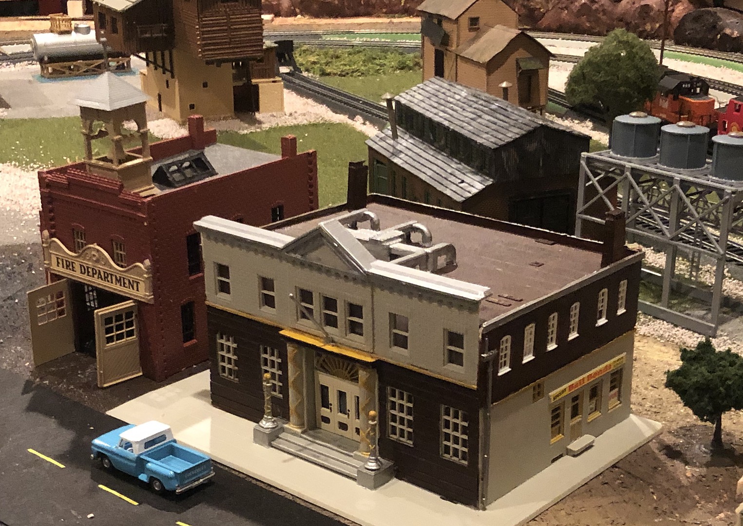 Woodlawn Police Station Kit -- Model Train Building -- HO Scale ...