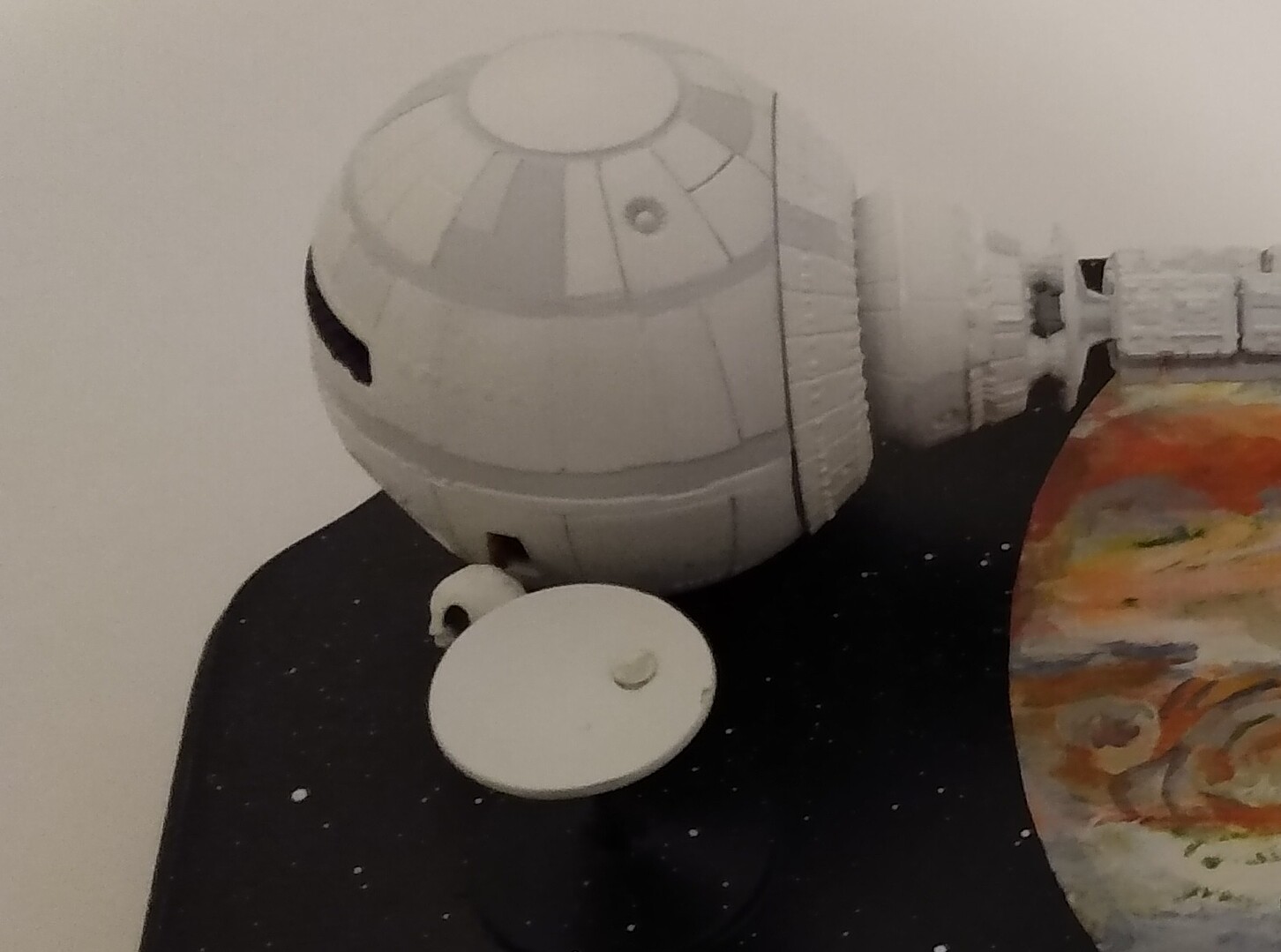 2001 Space Odyssey Discovery Spacecraft -- Science Fiction Plastic ...