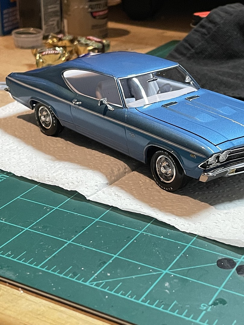 '69 Chevy Chevelle SS 396 -- Plastic Model Car Kit -- 1/25 Scale ...