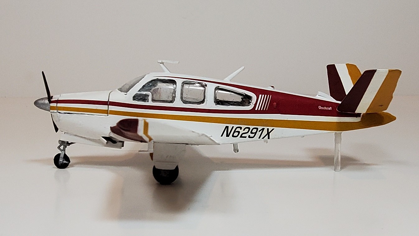 Beech Bonanza -- Plastic Model Airplane Kit -- 1/48 Scale -- #11676 ...