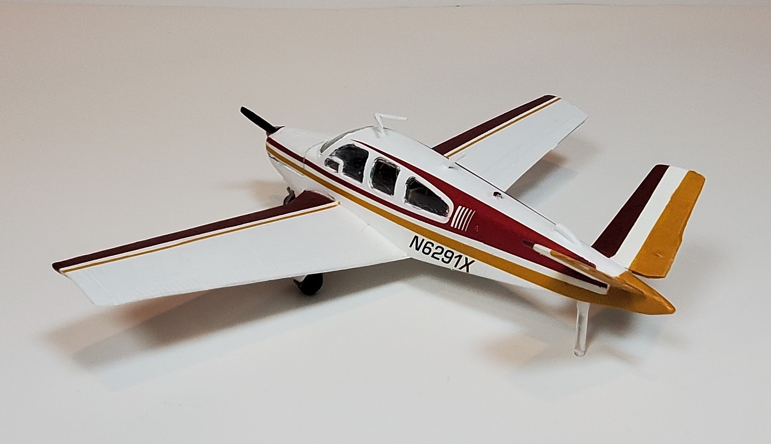 Beech Bonanza -- Plastic Model Airplane Kit -- 1/48 Scale -- #11676 ...