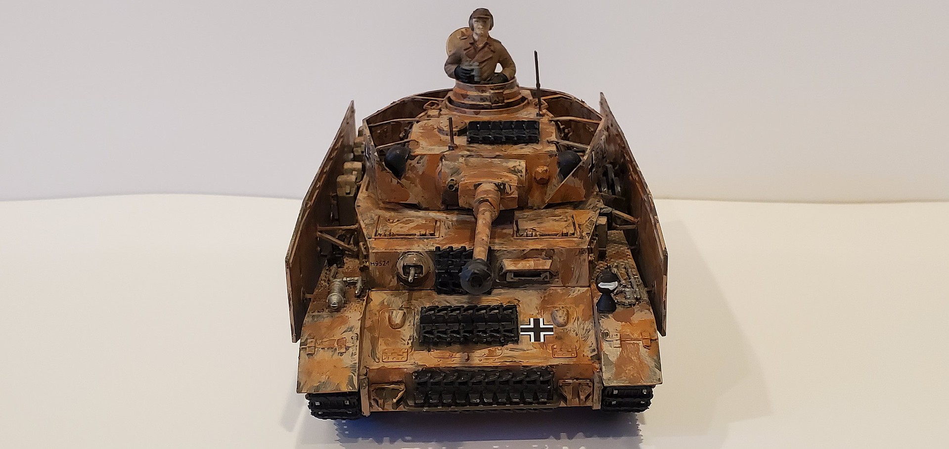 Panzer IV -- Plastic Model Tank Kit -- 1/32 Scale -- #857861 pictures ...