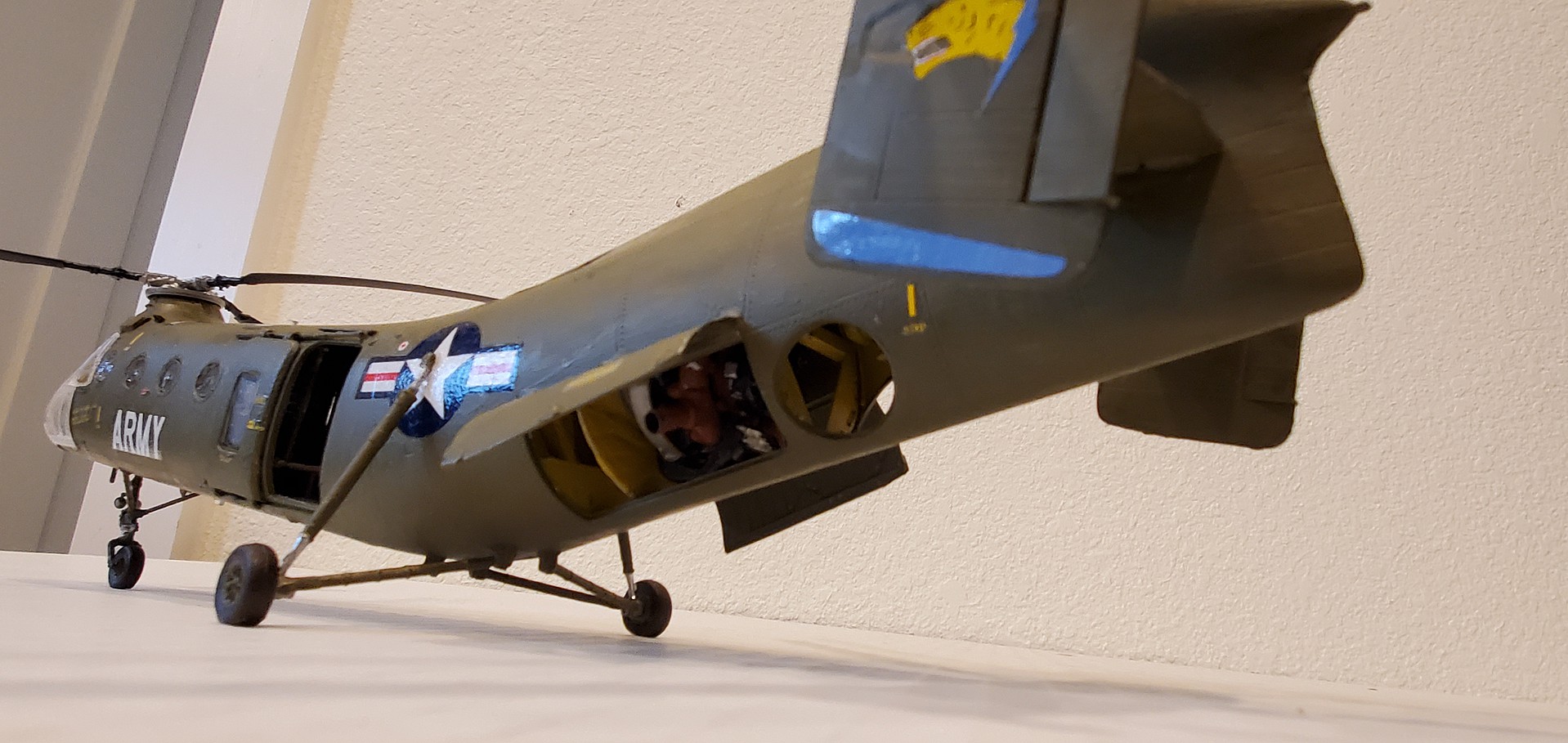 H-21 Shawnee Flying Banana -- Plastic Model Helicopter Kit -- 1/48 ...