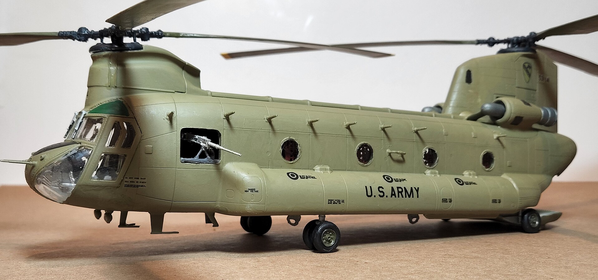 Chinook HC.1/CH-47D -- Plastic Model Helicopter Kit -- 1/48 Scale ...
