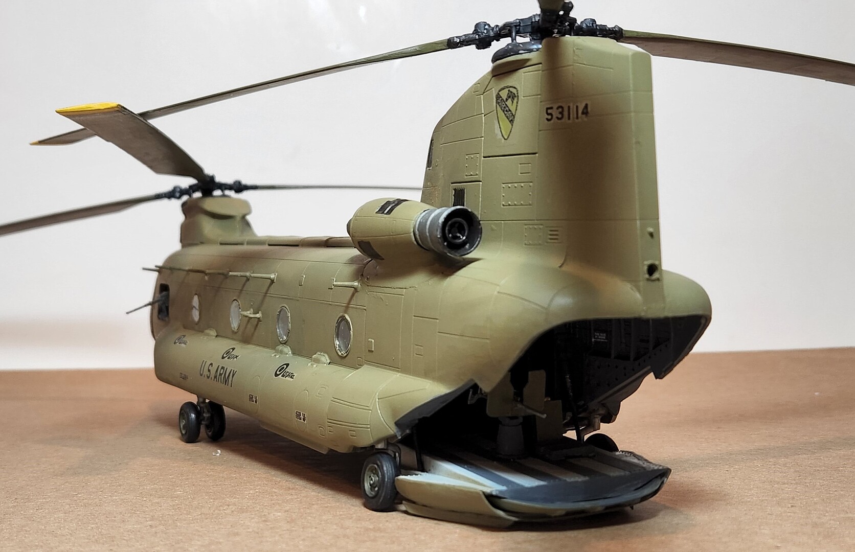 Chinook HC.1/CH-47D -- Plastic Model Helicopter Kit -- 1/48 Scale ...