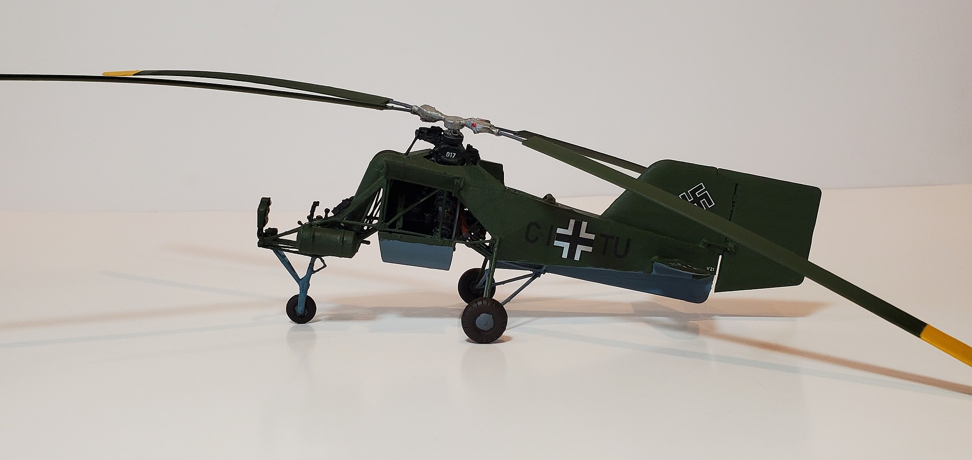 FL282 V21 Kolibri Single-Seat German -- Plastic Model Helicopter Kit ...