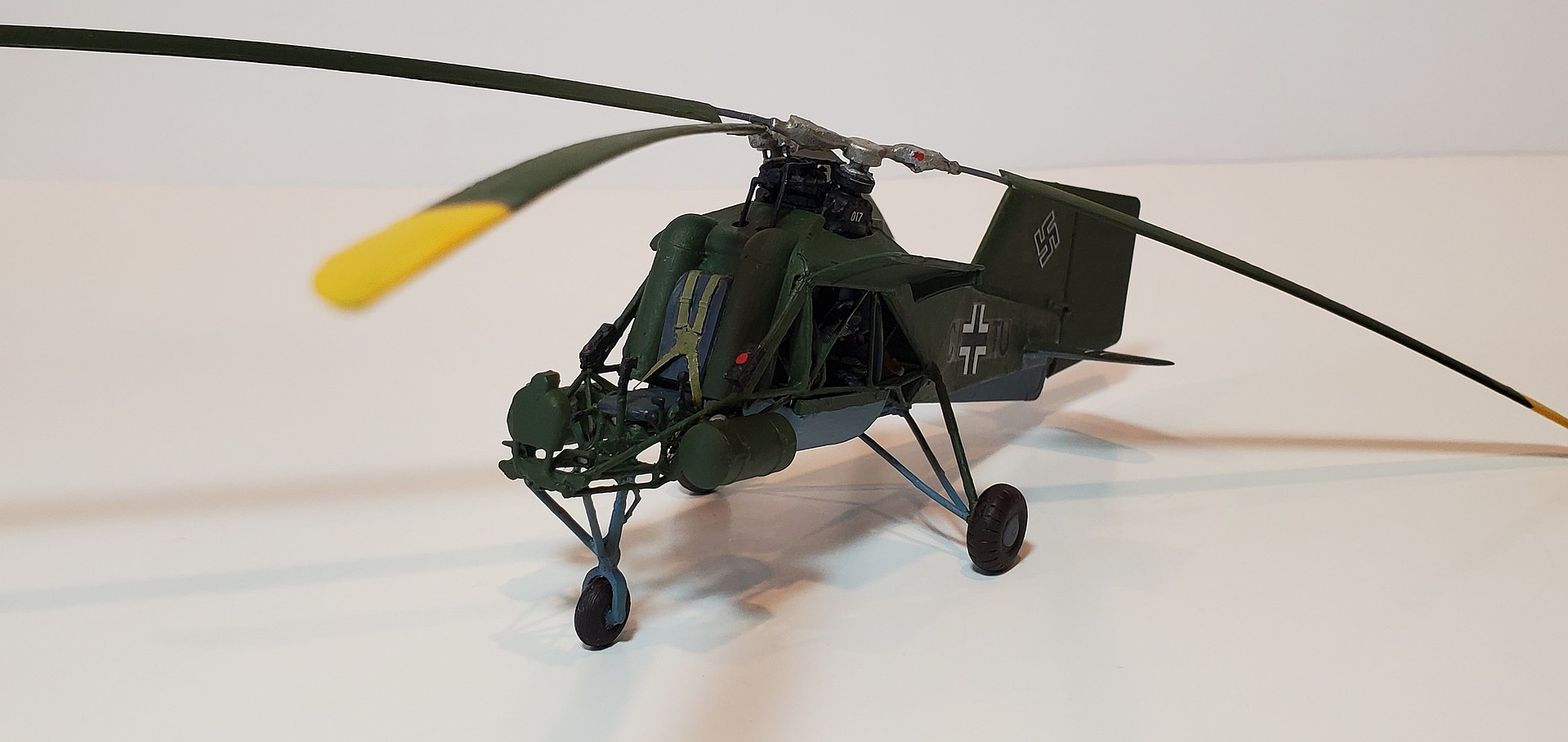 FL282 V21 Kolibri Single-Seat German -- Plastic Model Helicopter Kit ...