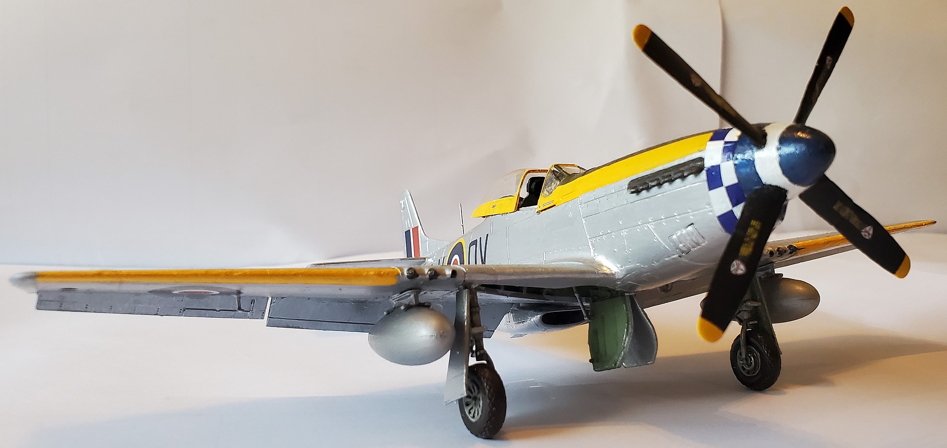 Mustang Mk IV Fighter -- Plastic Model Airplane Kit -- 1/48 Scale ...