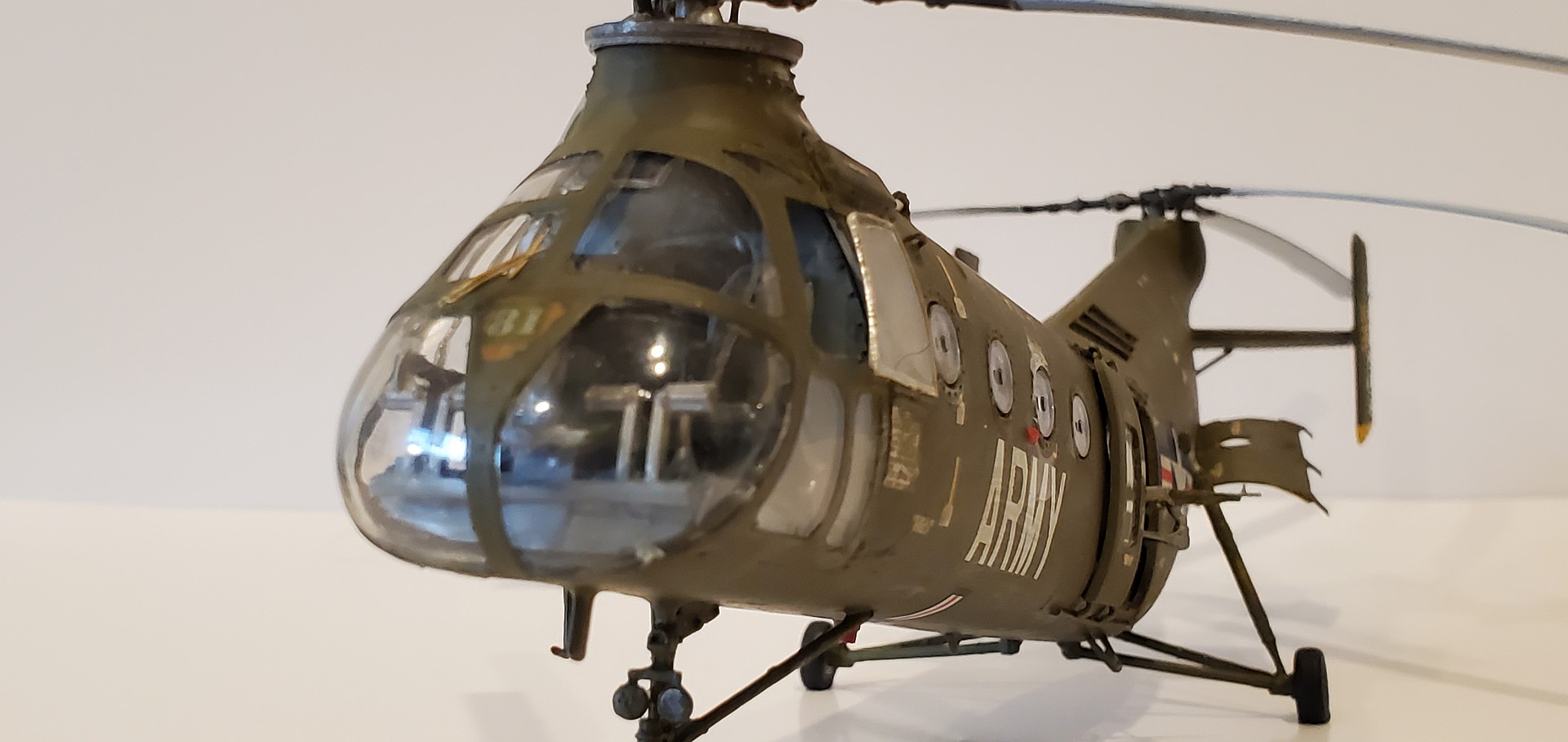 H21C Shawnee Banana Gunship Helicopter -- Plastic Model Helicopter Kit ...