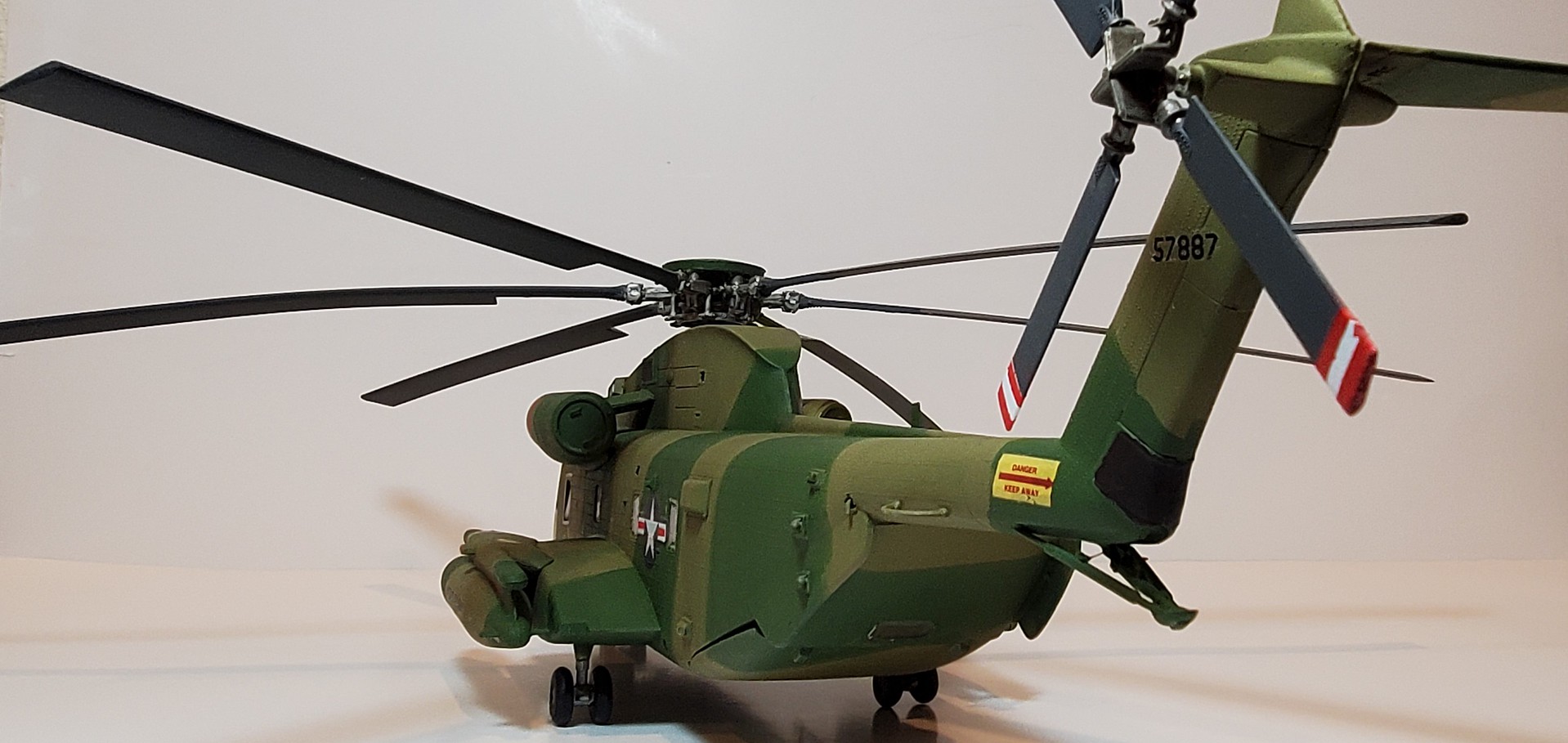 CH53 GS/G Military Helicopter -- Plastic Model Helicopter Kit -- 1/48 ...