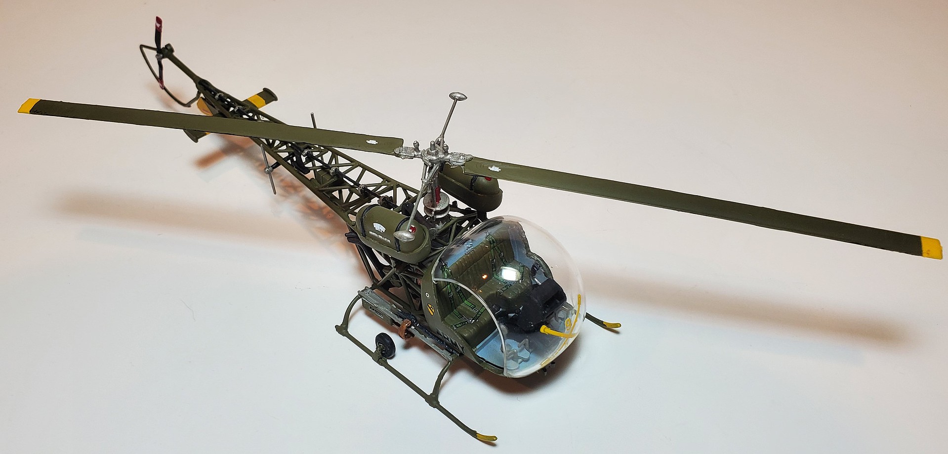 OH13 Sioux Scout Helicopter Korean War -- Plastic Model Helicopter Kit ...