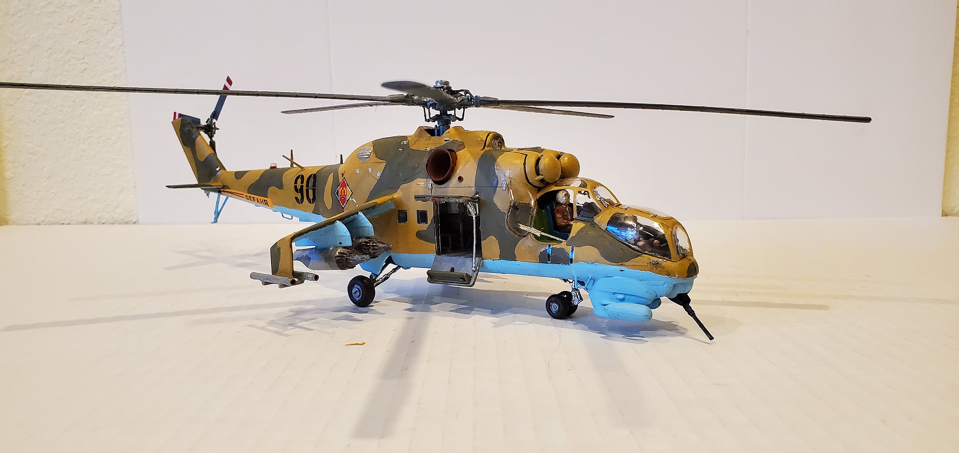 MiL24 Hind -- Plastic Model Helicopter Kit -- 1/48 Scale -- #855856 ...