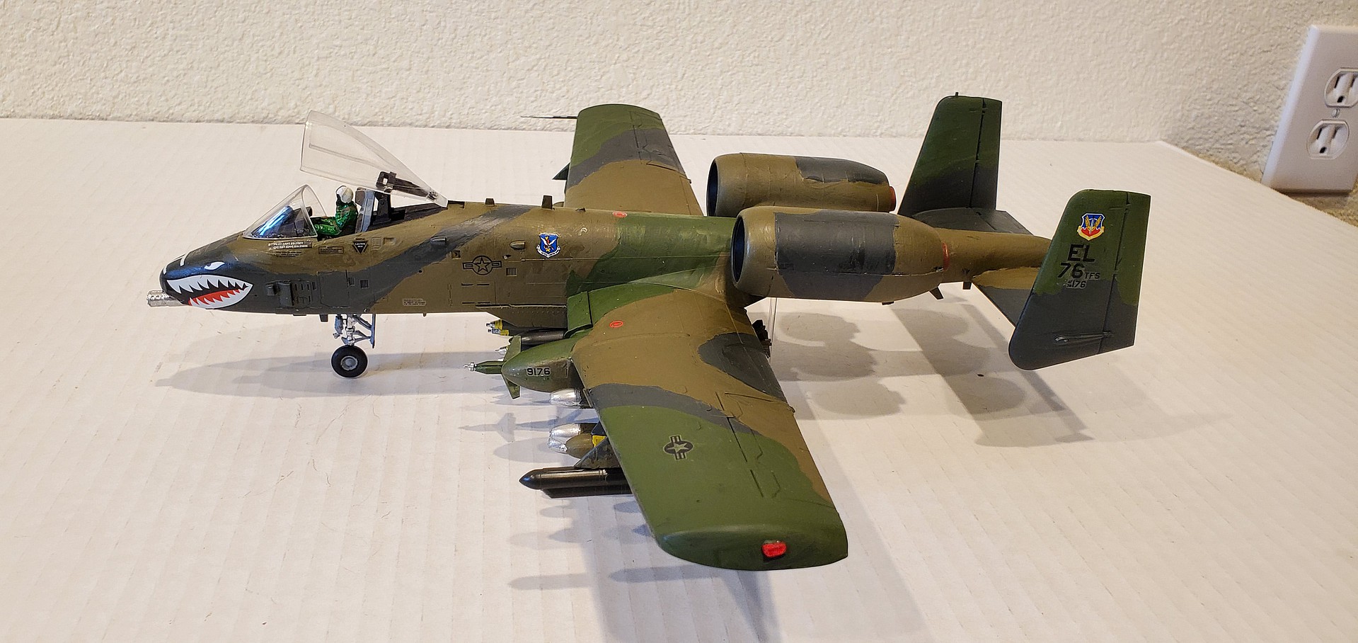 A-10 Thunderbolt II -- Plastic Model Airplane Kit -- 1/48 Scale ...