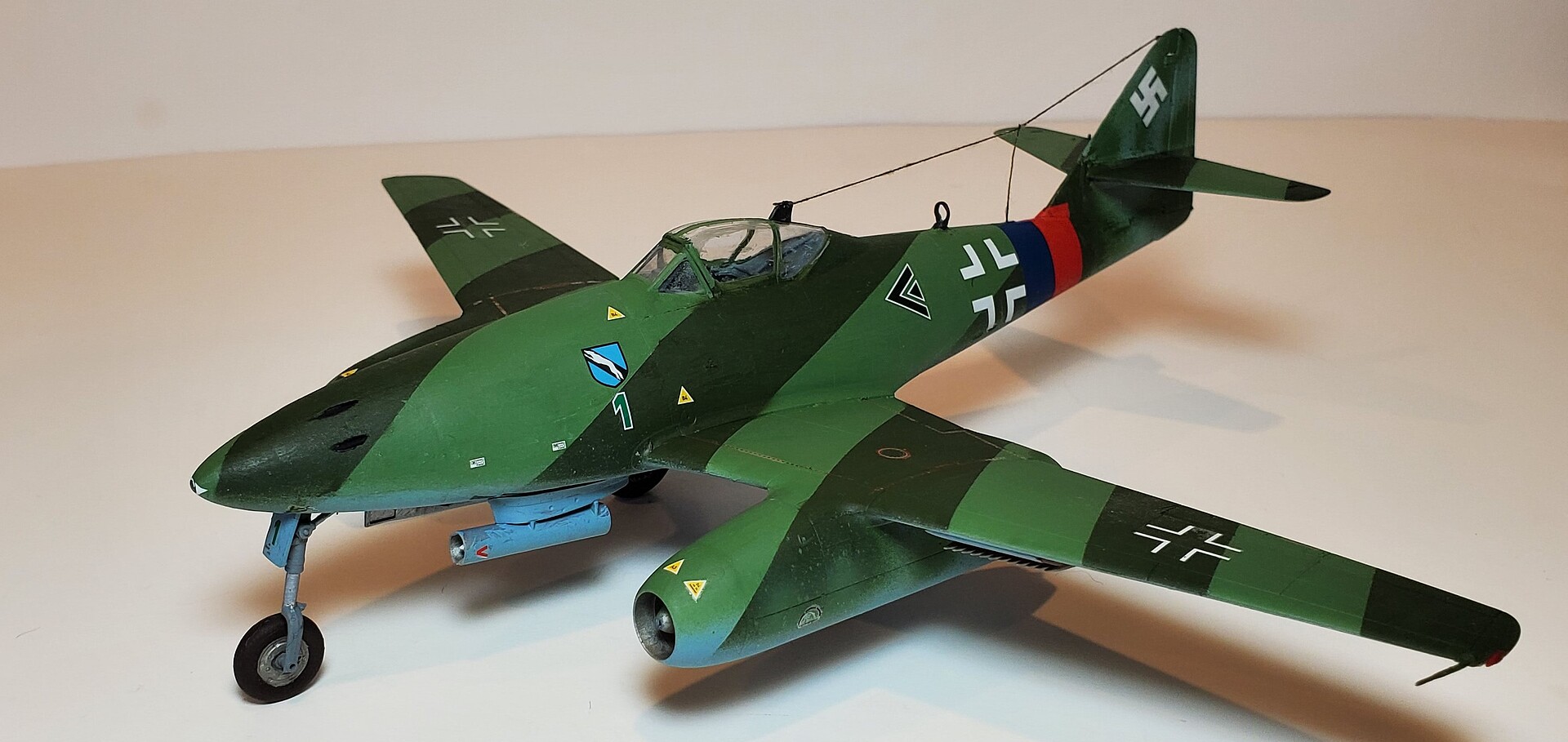 Messerschmitt Me 262 A-1a Fighter Aircraft -- Plastic Model Airplane ...