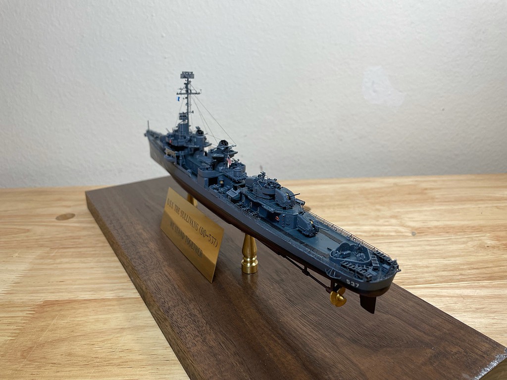 USS The Sullivans DD-537 -- Plastic Model Military Ship Kit -- 1/350 ...