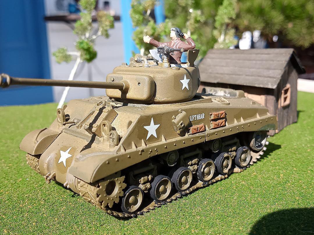 M4 (A3E8) Sherman -- Plastic Model Tank Kit -- 1/72 Scale -- #31115 ...