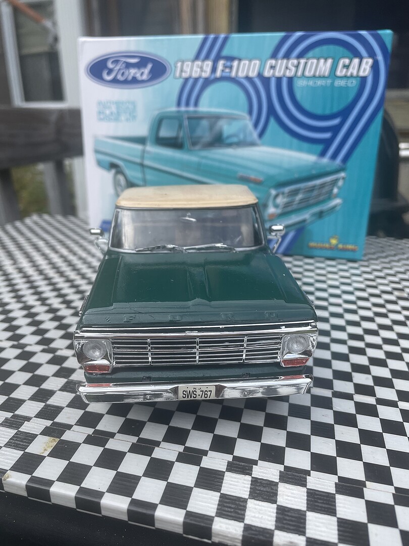 1969 Ford F100 Custom Cab Truck w/ Short Bed (Ltd Prod) -- Plastic ...