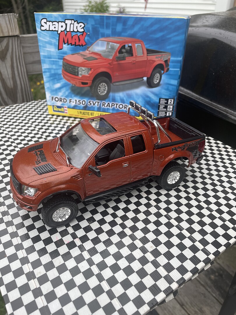 2013 Ford F-150 SVT Raptor -- Snap Tite Plastic Model Truck Kit -- 1/25 ...