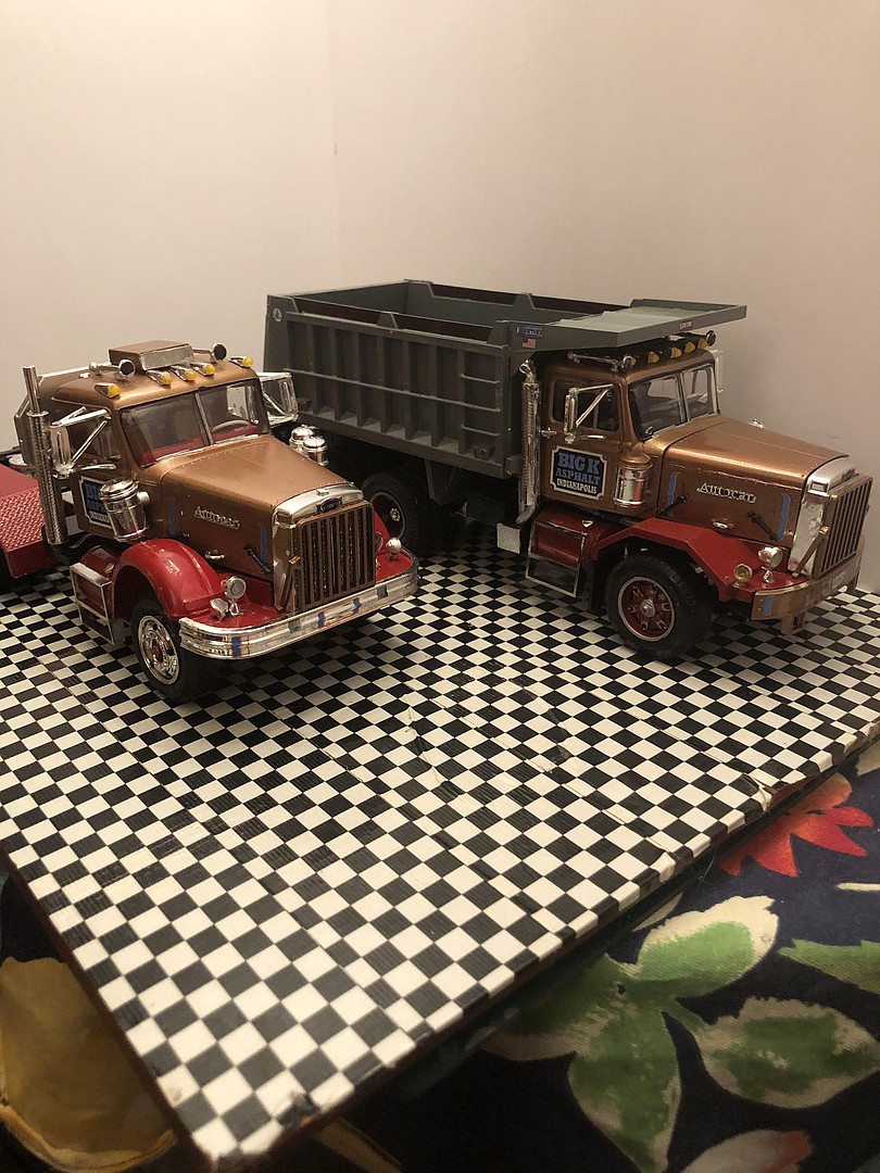 Autocar A64B Semi Tractor -- Plastic Model Truck Kit -- 1/25 Scale ...