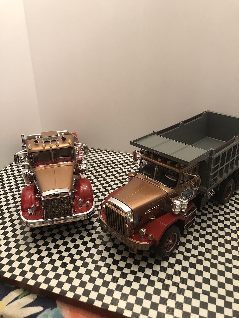 Autocar A64B Semi Tractor -- Plastic Model Truck Kit -- 1/25 Scale ...