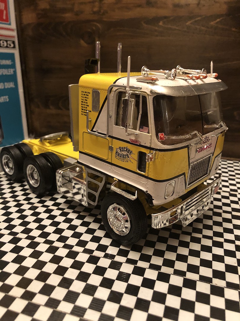 GNC Astro 95 Semi Tractor -- Plastic Model Car Kit -- 1/25 Scale ...