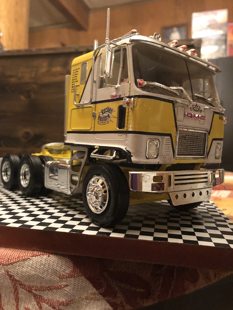 GNC Astro 95 Semi Tractor -- Plastic Model Car Kit -- 1/25 Scale ...