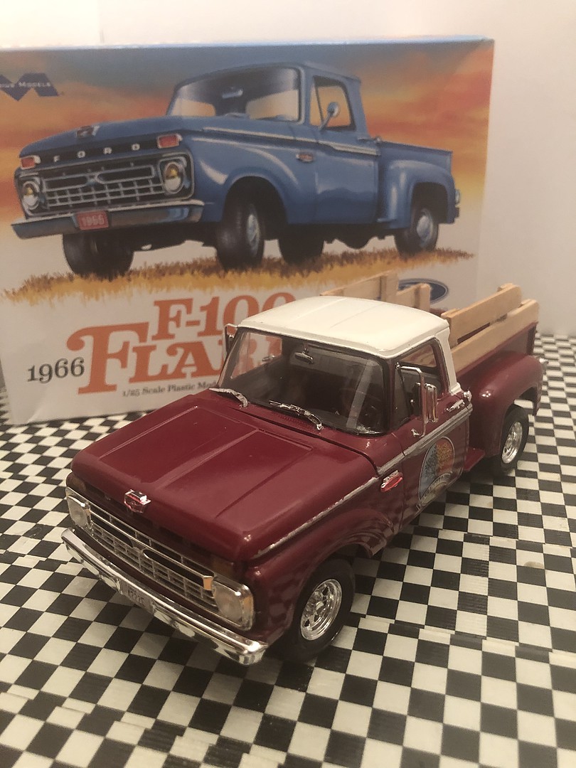 1966 Ford F100 Flareside Pickup Truck -- Plastic Model Vehicle Kit -- 1 ...