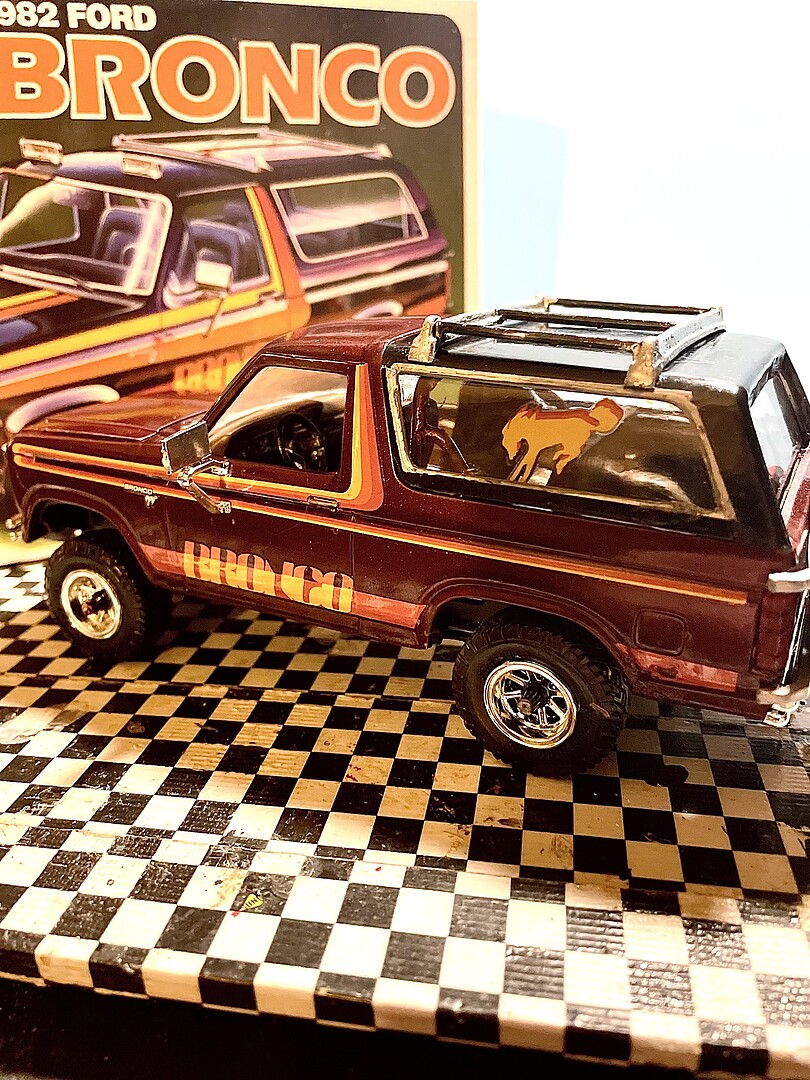 1982 Ford Bronco Truck -- Plastic Model Truck Kit -- 1/25 Scale -- #991 ...