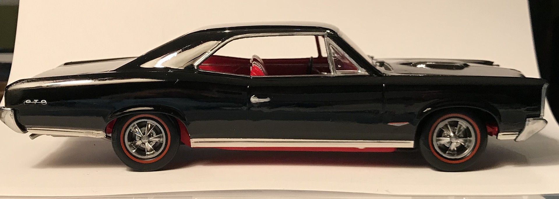 1966 Pontiac GTO -- Plastic Model Car Kit -- 1/25 Scale -- #854479 ...