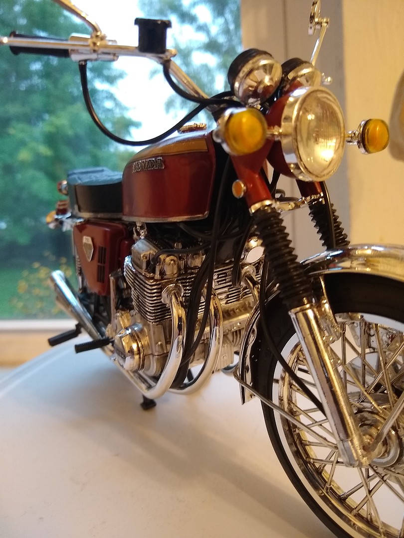 Honda 750 Four Motorcycle -- Plastic Model Motorcycle Kit -- 1/8 Scale ...