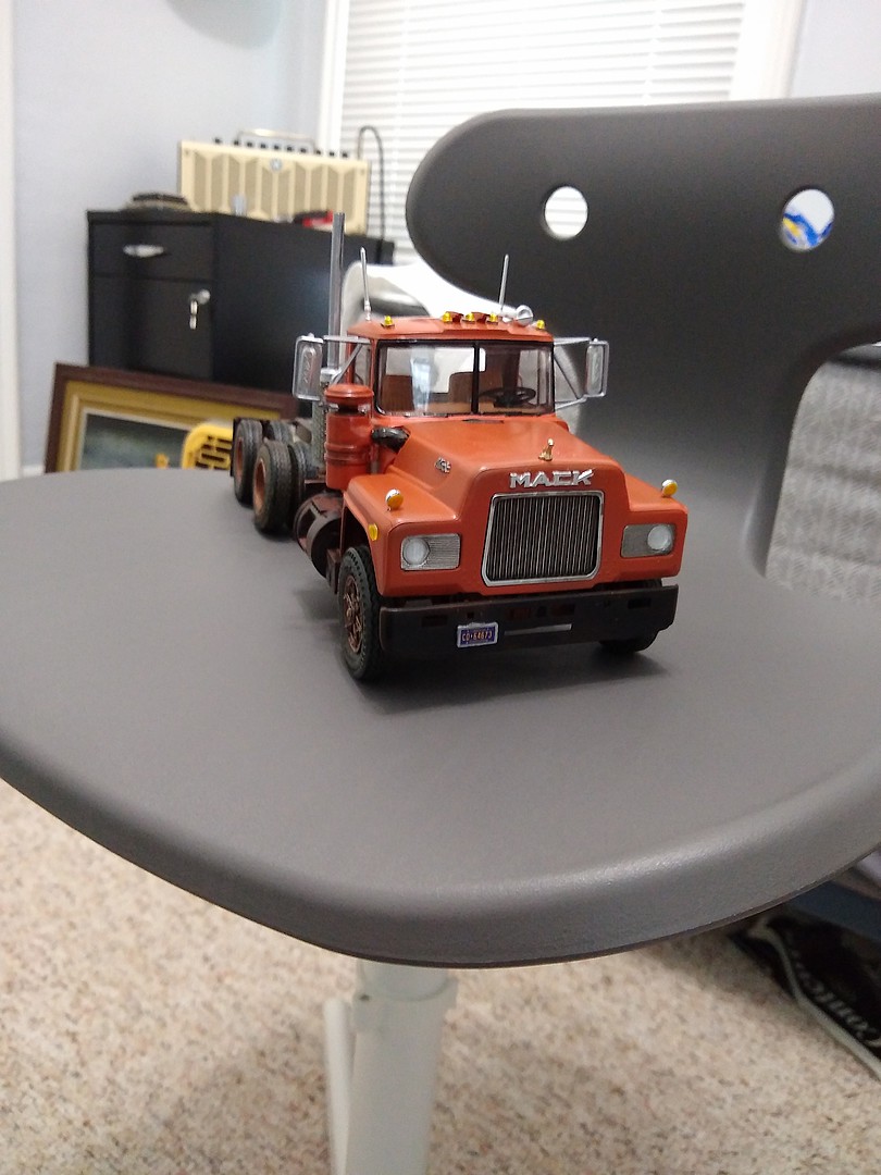 Mack R685ST Semi Tractor -- Plastic Model Truck Kit -- 1/25 -- #1039-06 ...