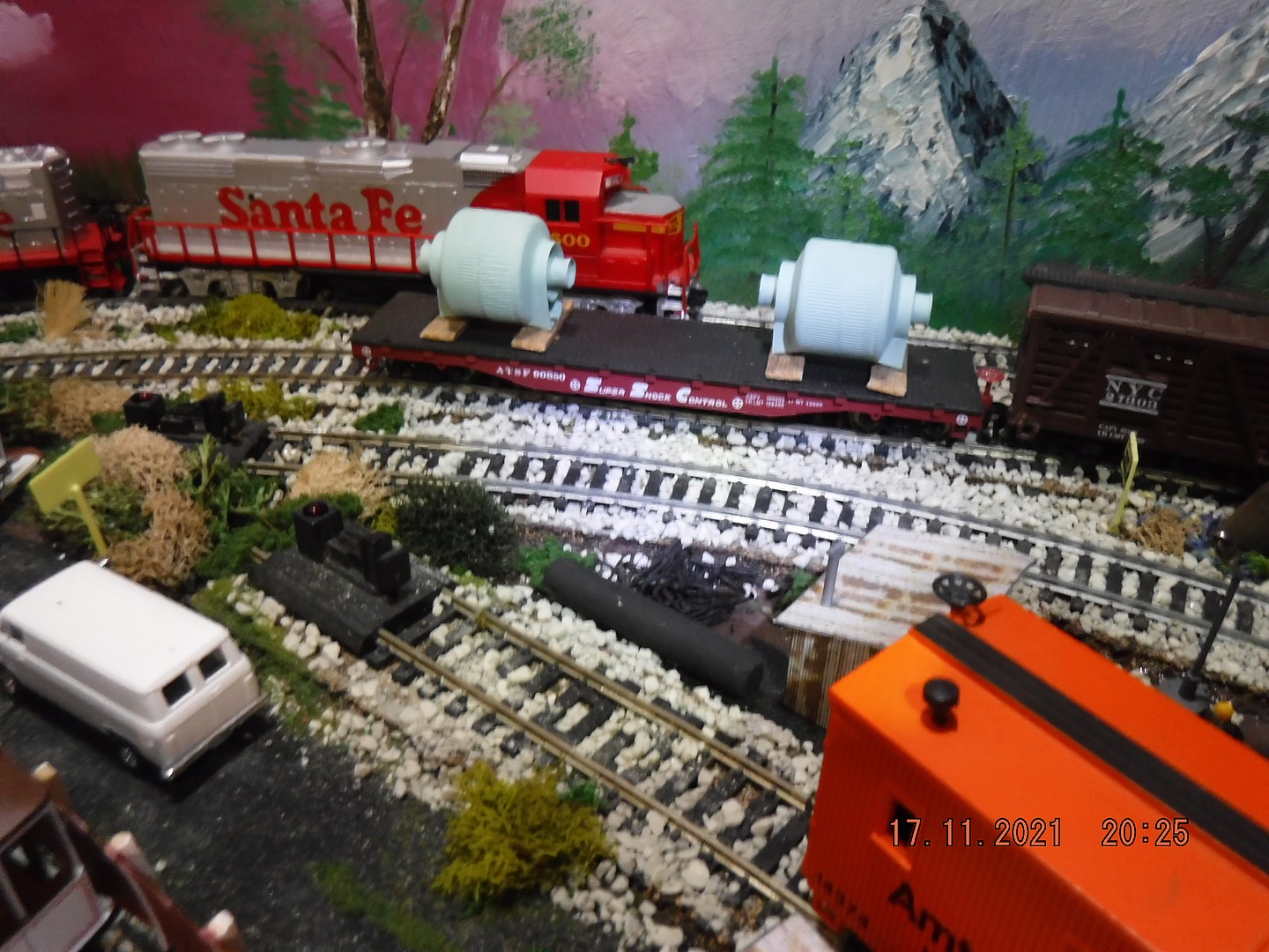 Flatcar Santa Fe -- HO Scale Model Train Freight Car -- #17302 pictures ...