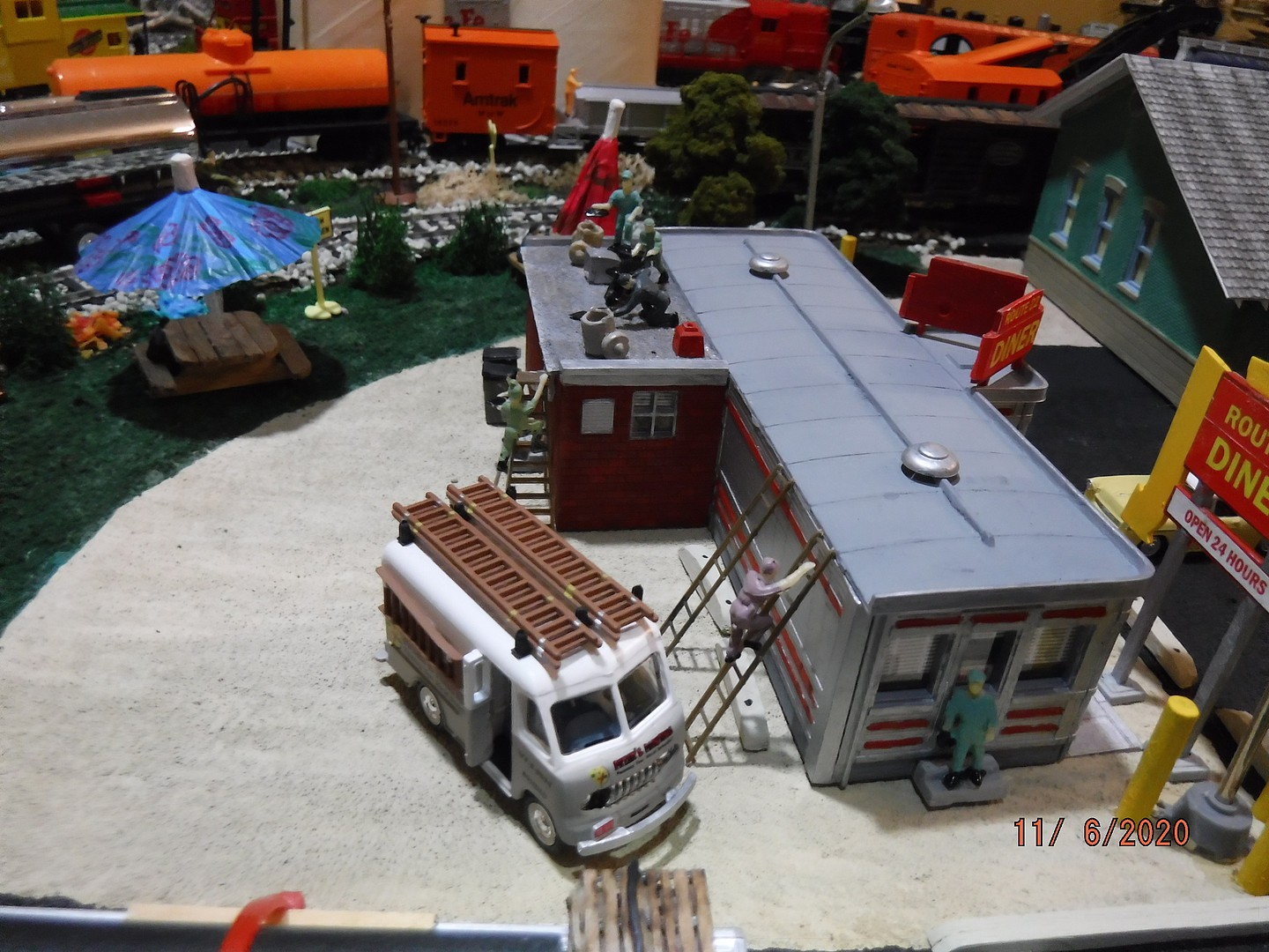 Peter's Painting -- AutoScenes -- HO Scale Model Railroad Vehicle -- # ...