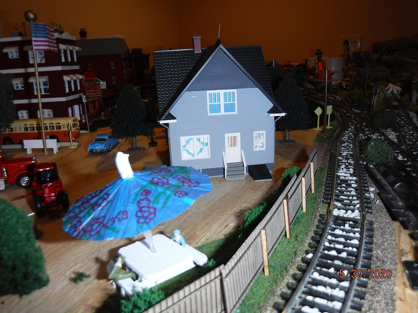 Wood Privacy Fence Kit - 120 Scale Feet Total -- HO Scale Model ...