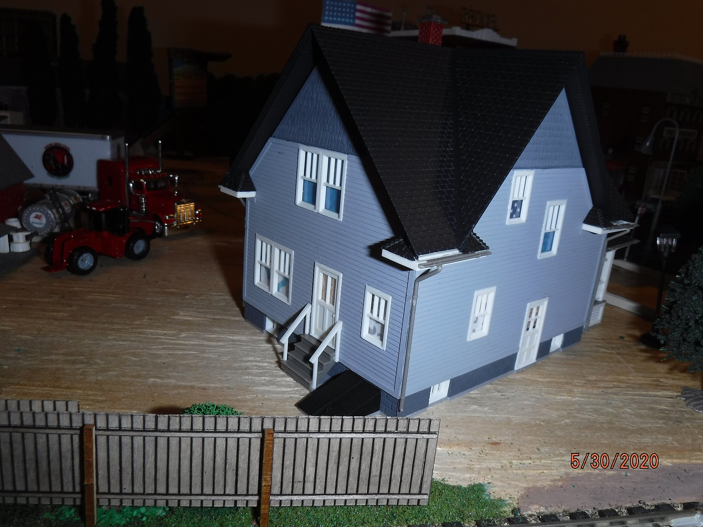 Wood Privacy Fence Kit - 120 Scale Feet Total -- HO Scale Model ...