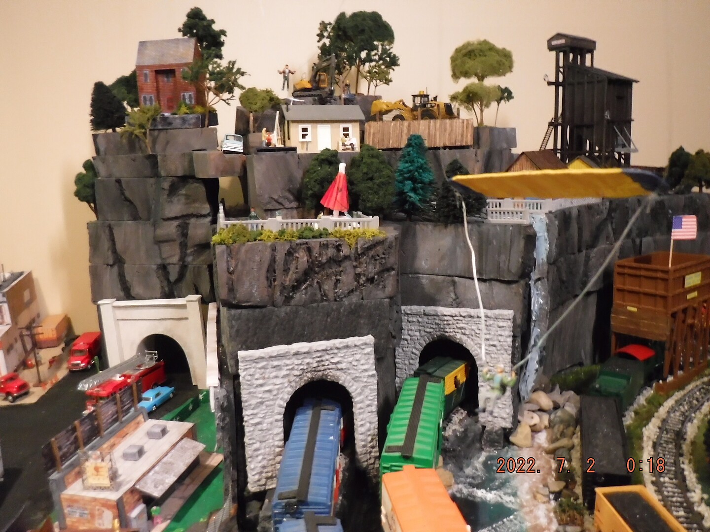 Gallery Pictures Noch Paragliders HO Scale Model Railroad Figure #15886