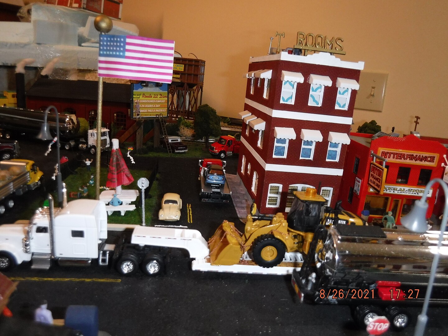 Belvedere Downtown Hotel Kit -- Model Train Building -- HO Scale ...