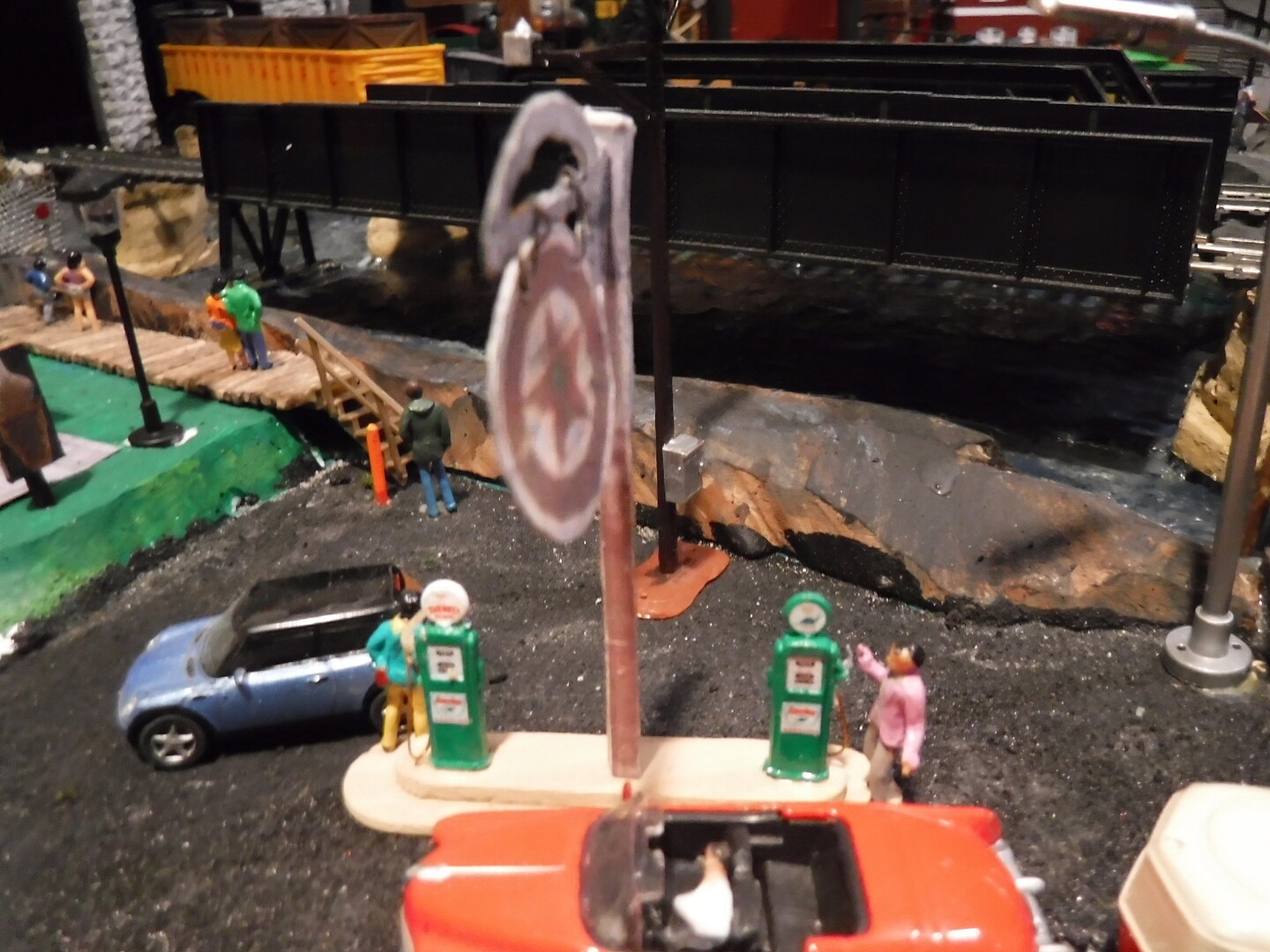 Deluxe Custom Gas Pumps Sinclair -- Model Railroad Building Accessory ...