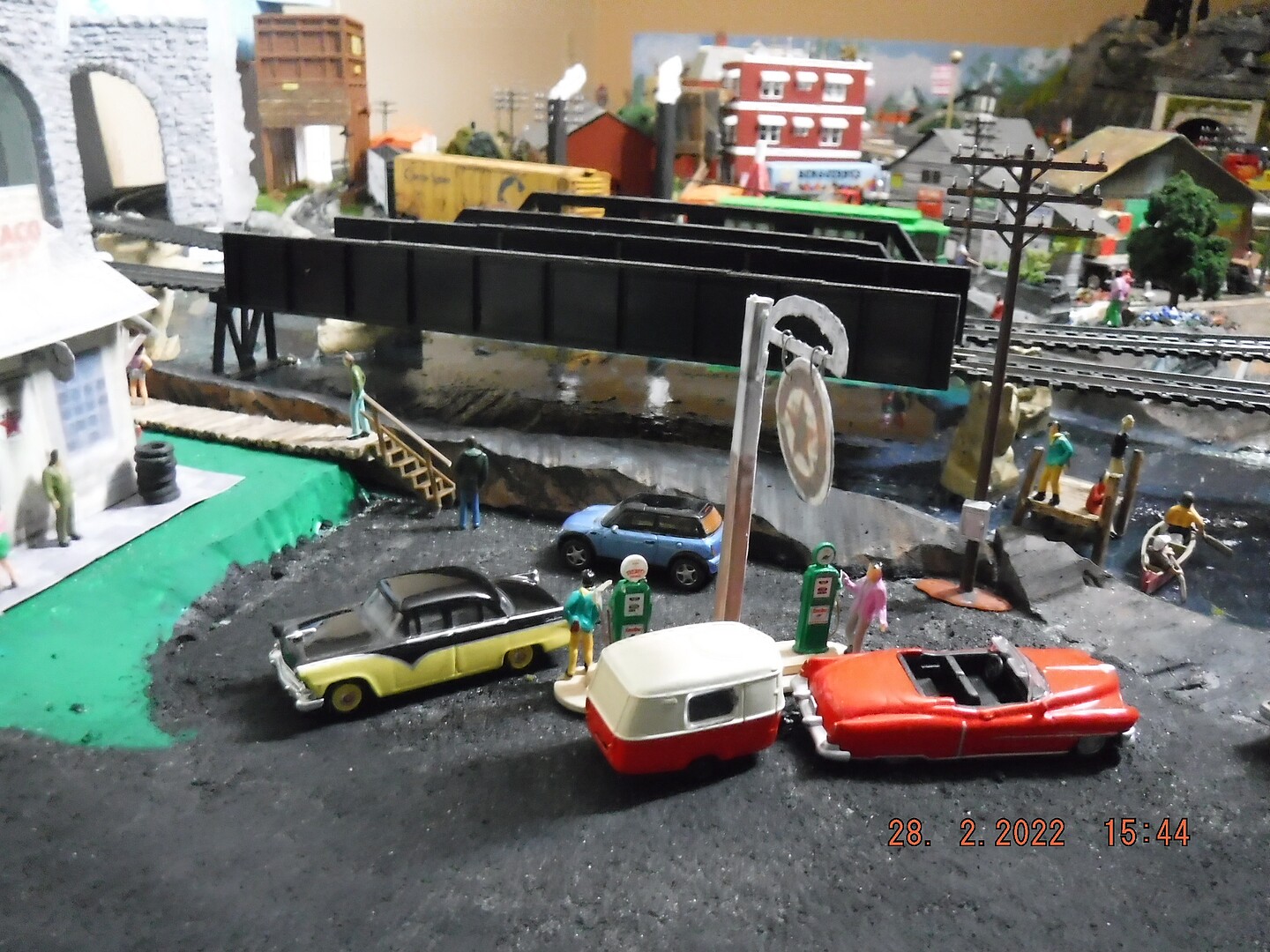 Deluxe Custom Gas Pumps Sinclair -- Model Railroad Building Accessory ...