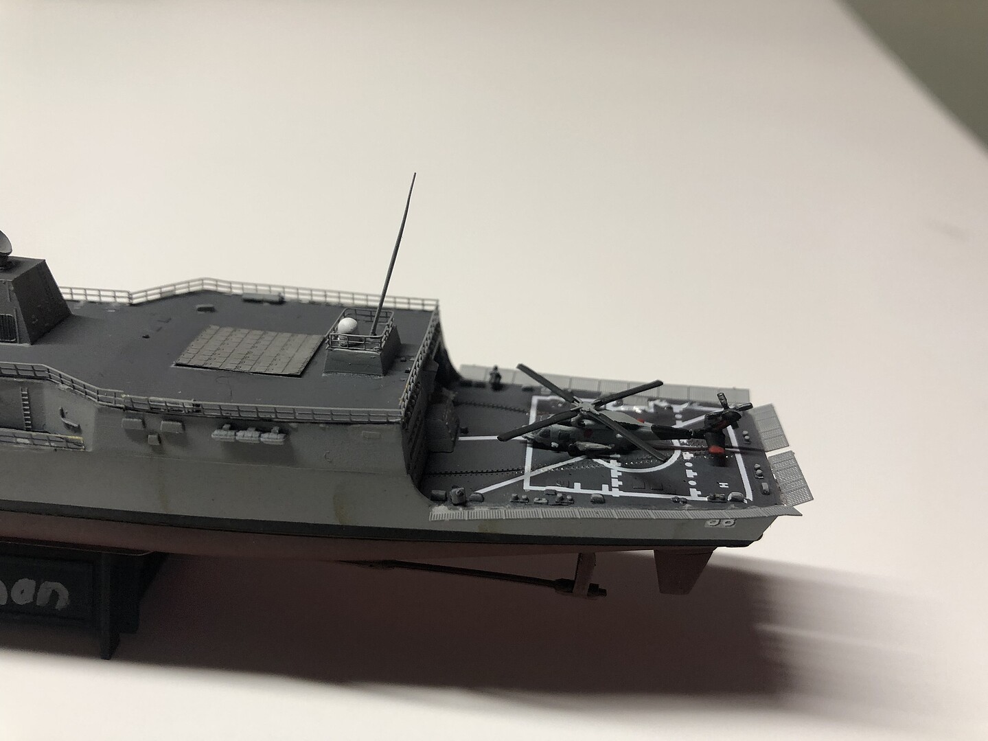 USS Forrest Sherman DDG-98-700 -- Plastic Model Military Ship Kit -- 1/ ...