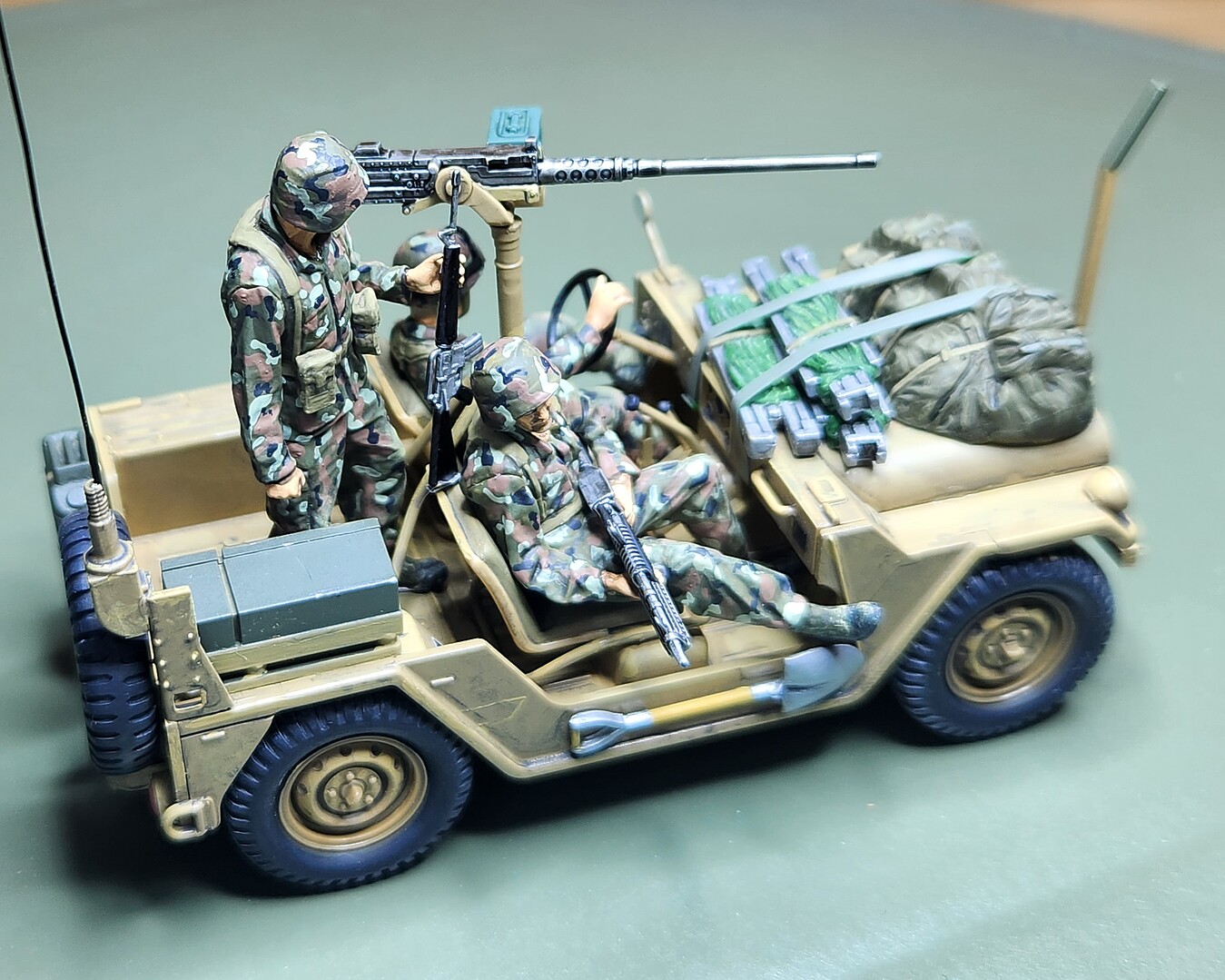 US M151A2 w/Tow Launcher -- Plastic Model Military Vehicle Kit -- 1/35 ...